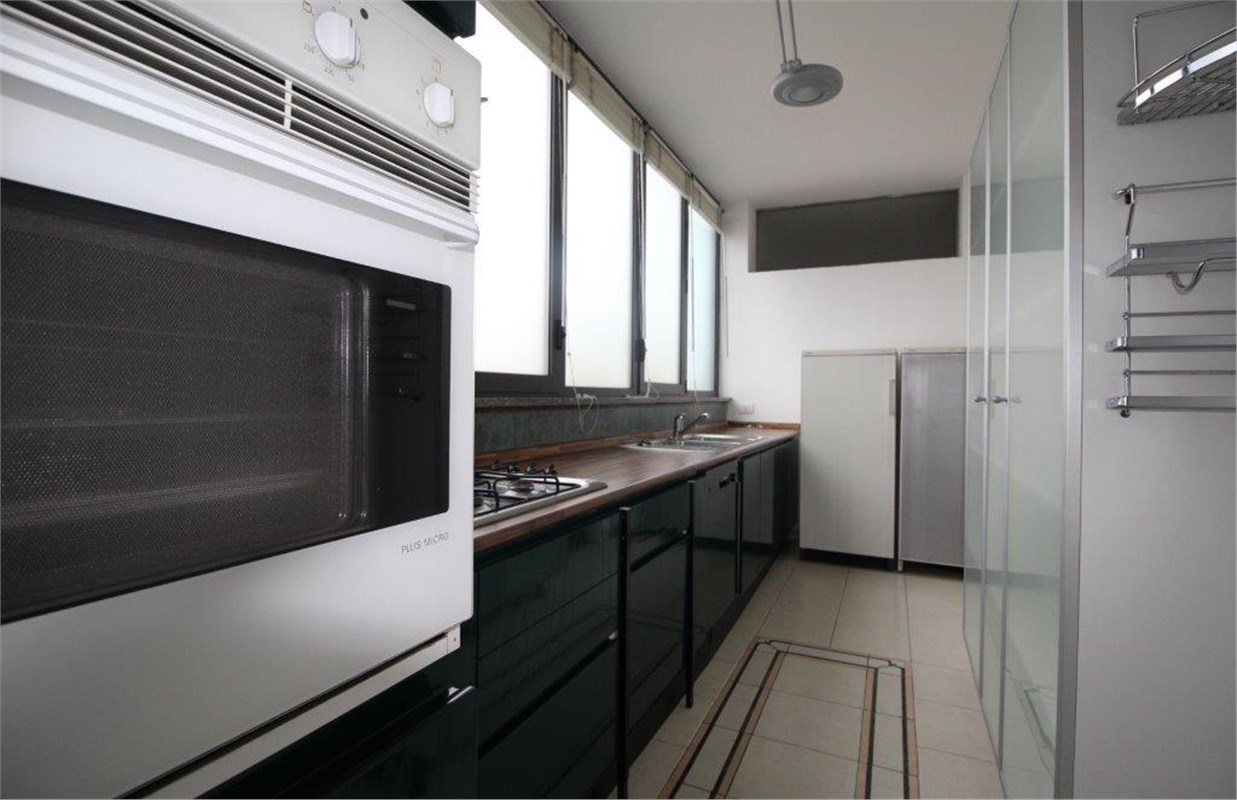 MILANO - Via Gaetano De Castillia